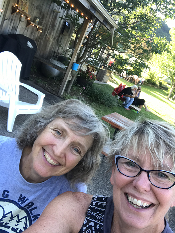 SuncrestGrdensFarmPhyllisandI – Flower Chasers